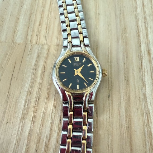 Citizen | Accessories | Vintage Citizen Quartz Ladies Black Dial Two ...